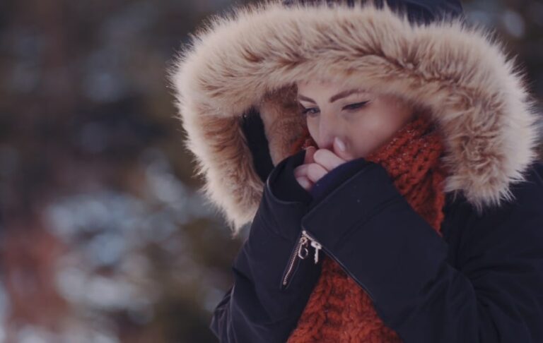 Why Your Skin Feels Dry, Even After Moisturizing? 12 Common Reasons ...